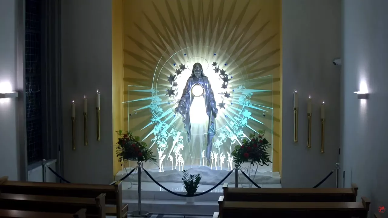 Live Adoration of the Blessed Sacrament in Warsaw
